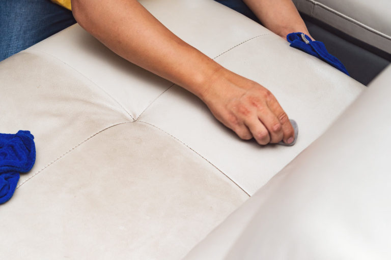 Polster reinigen | saubere Polster mit Natron, Backpulver und Co.